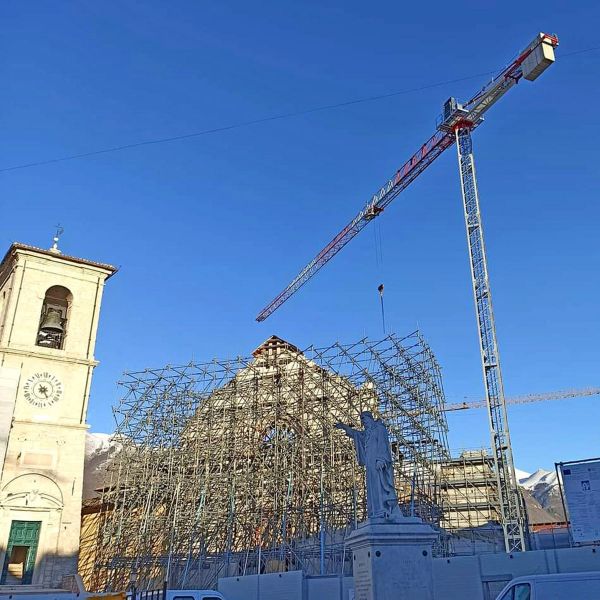 GRU A TORRE FM 1355 TLX P6 - TLX Gru a torre Topless - FMGru srl ...